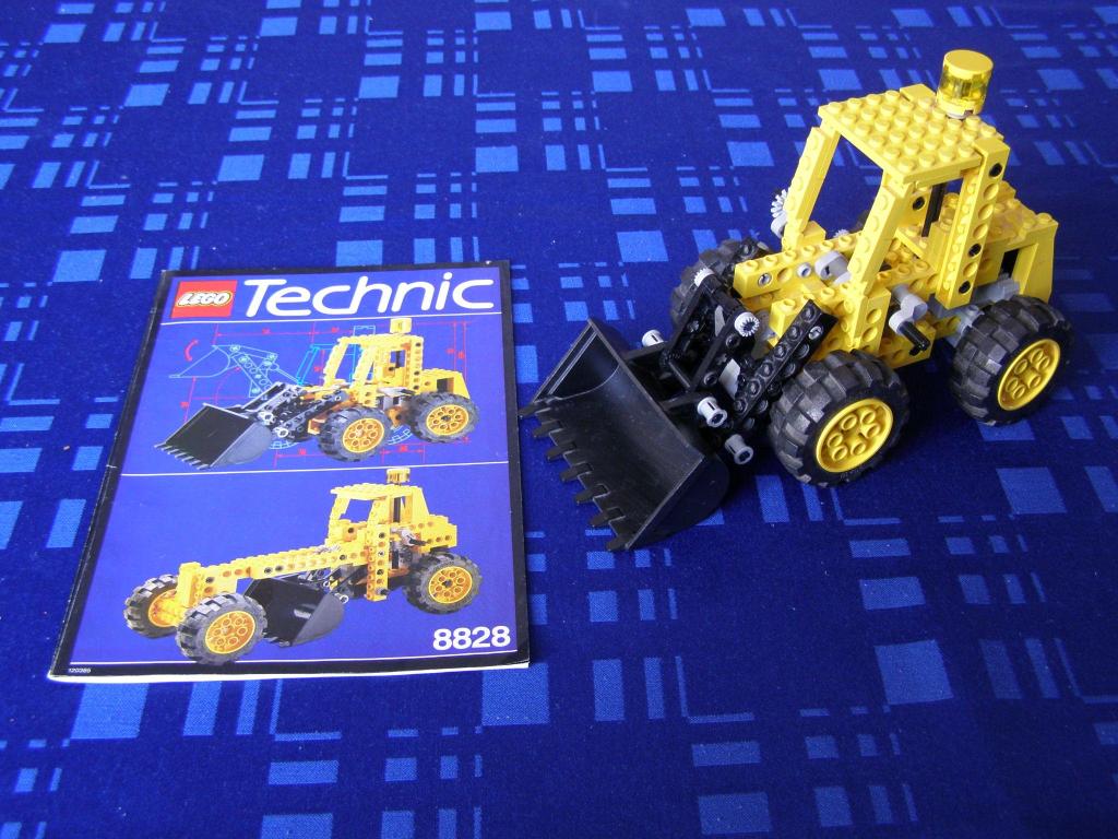 Lego Technic bager - Front end loader 8828 - Prodajko.net